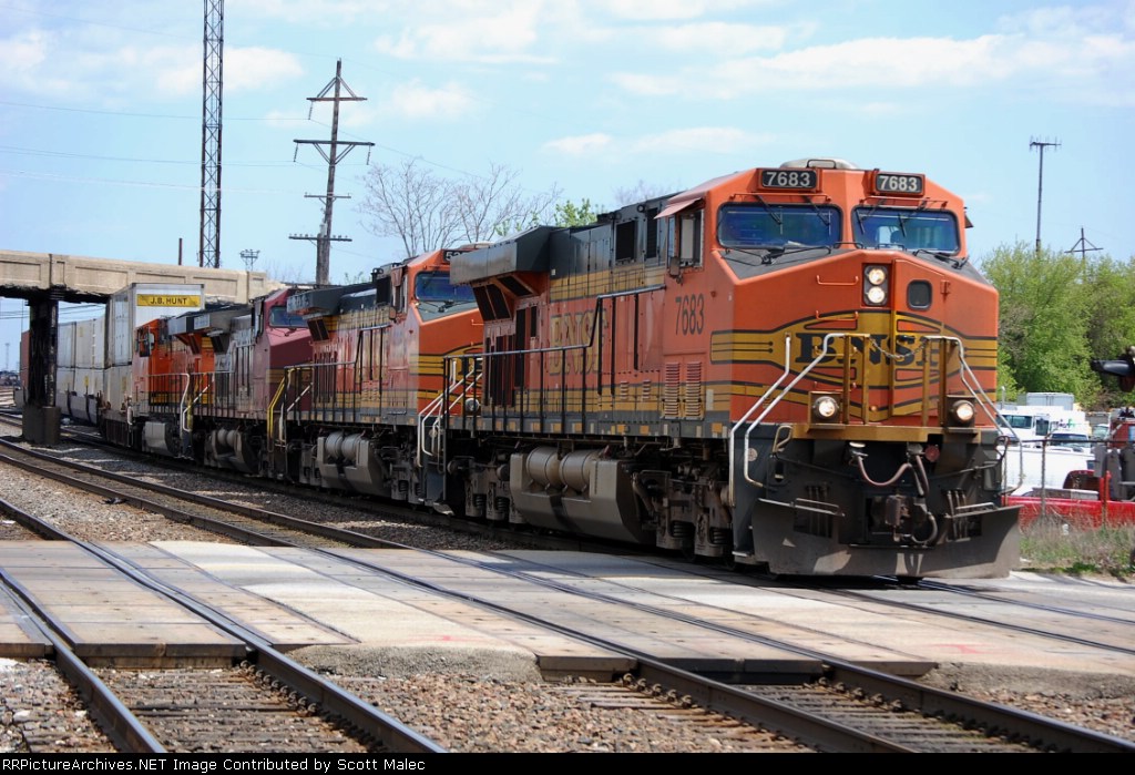 BNSF 7683, 5354, 699 & 7281